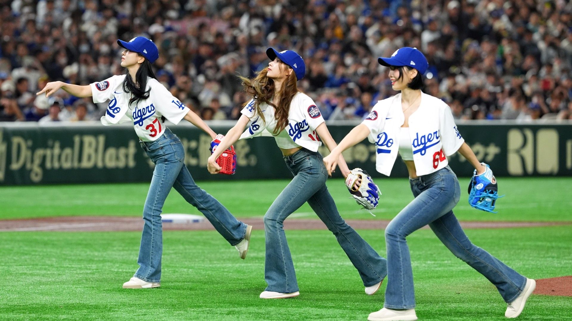 MISAMOがドジャースvs阪神の始球式に登場！開始時間・視聴方法は？MLB東京シリーズ | Goal.com 日本